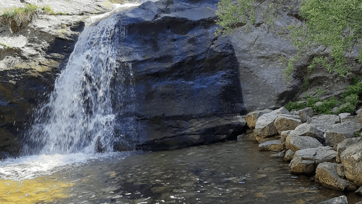 Chorro de Navafría: piscinas naturales y área recreativa para disfrutar