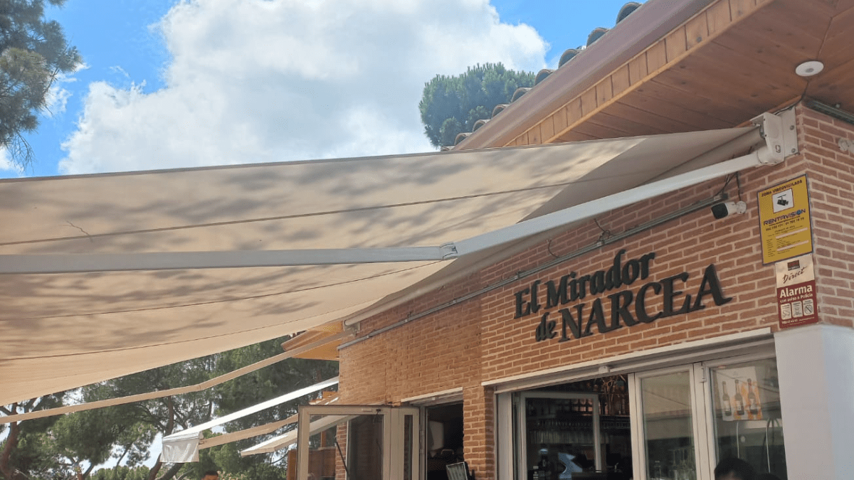 El Mirador de Narcea: restaurante con terraza, vistas increíbles y ...